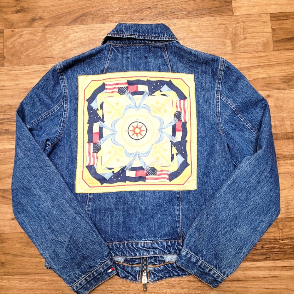 Vintage Tommy Hilfiger "World Flags" Denim Jacket Sz L - Gem